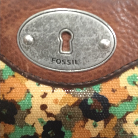 Fossil | Accessories | Fossil Keyper Wristlet Wallet With Card Slots ...